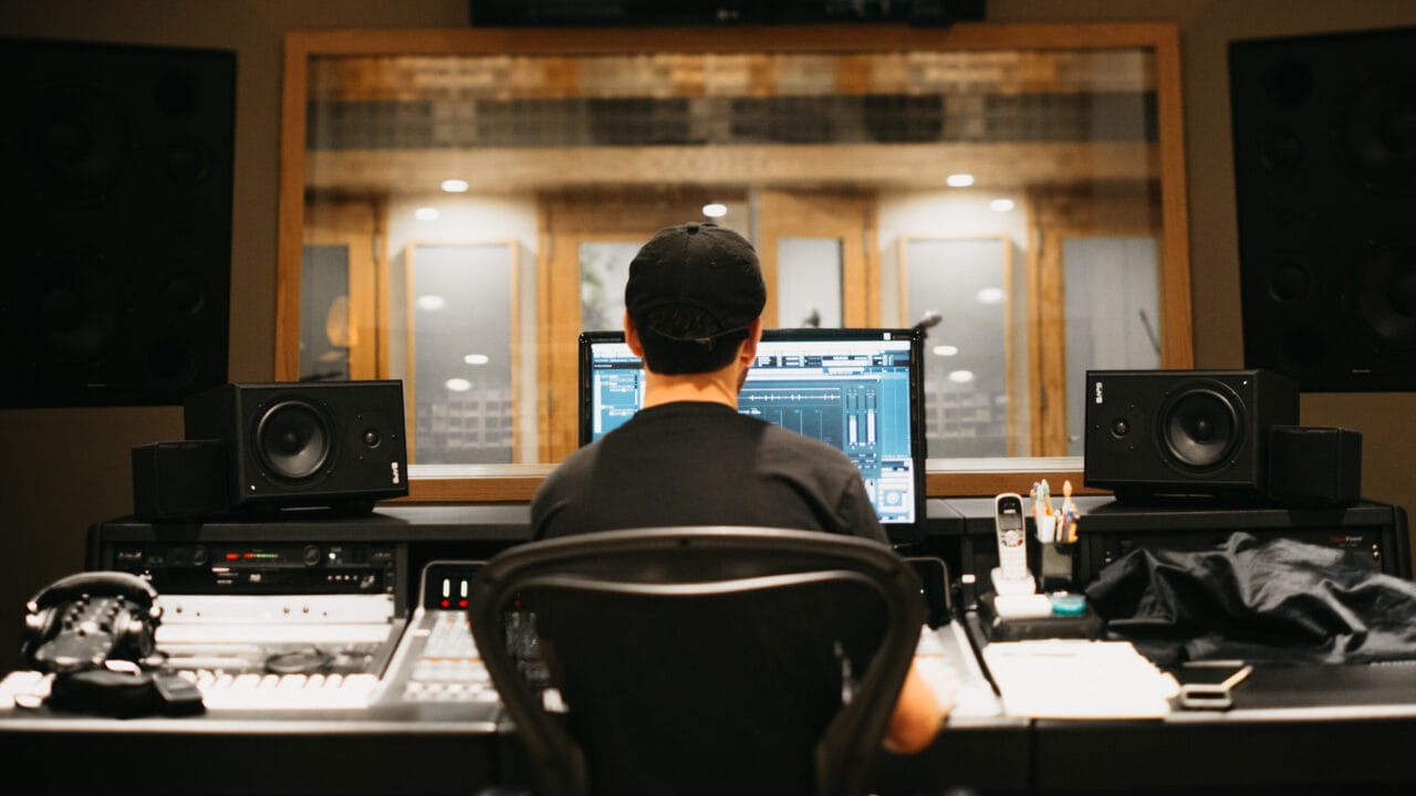 Sean Divine - Online Mixing and Mastering Services Sean Divine - Online Mixing and Mastering Services
